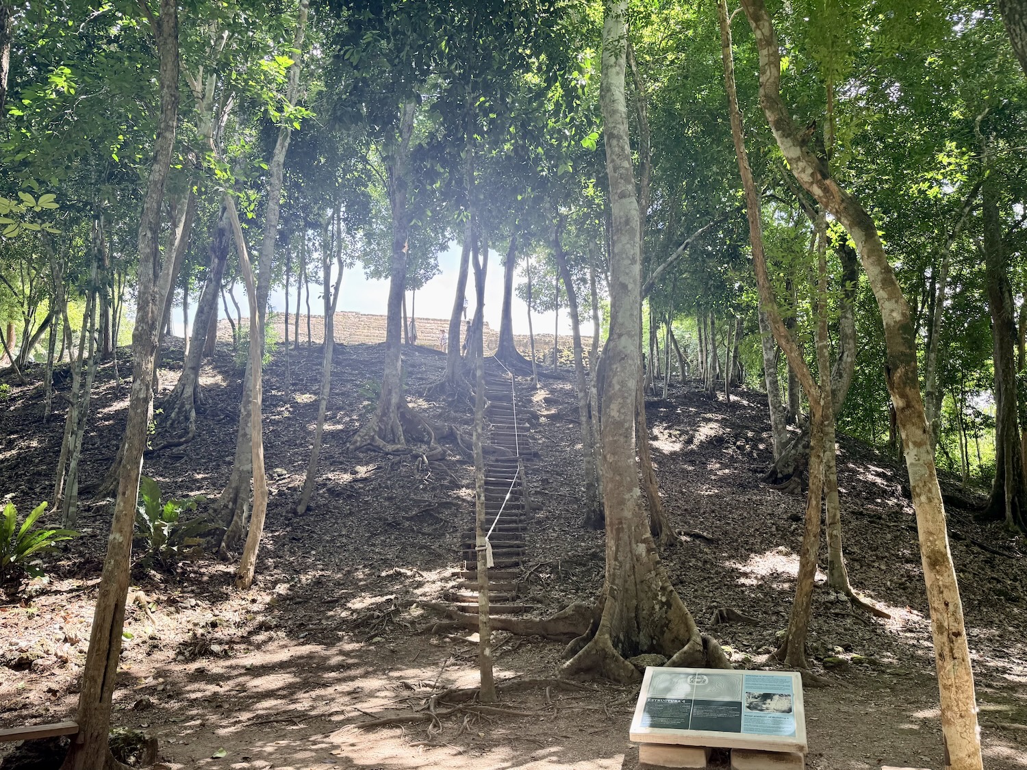 🏺 Climbing the Ichkabal Mayan Ruins